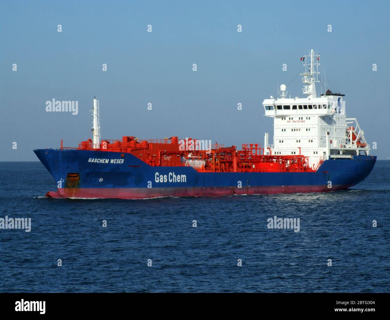 Ship english channel hi-res stock photography and images - Alamy