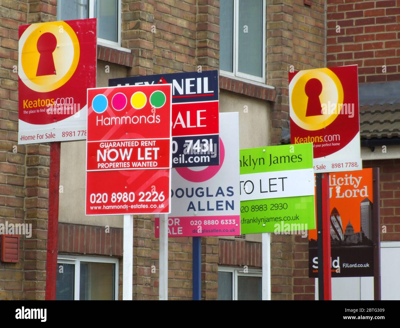 For Sale and To Let Signs, London, England Stock Photo - Alamy