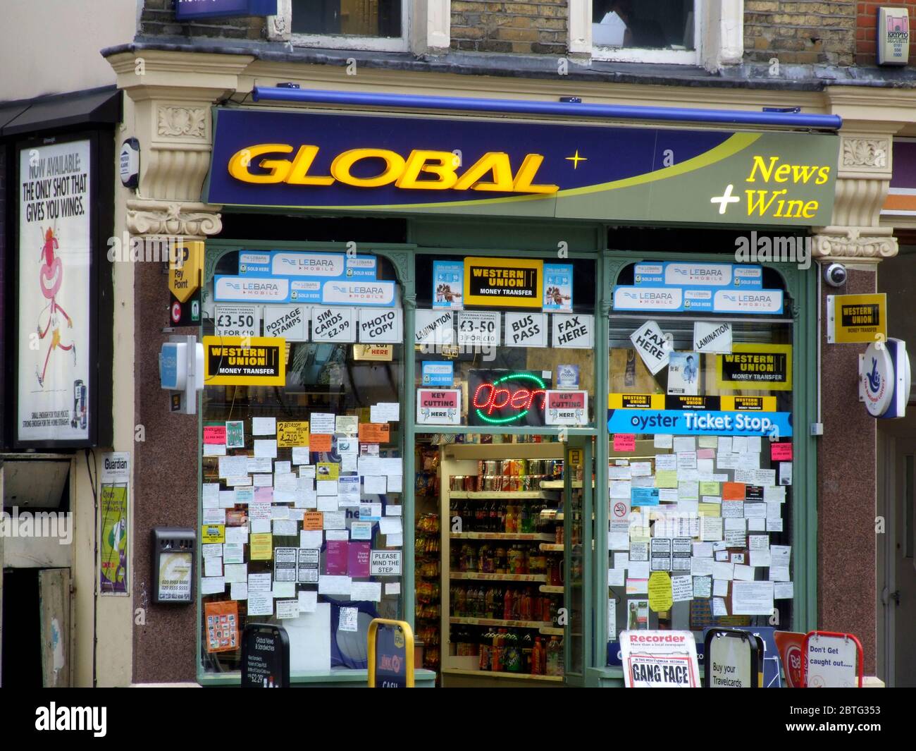 Newsagents advertising hi-res stock photography and images - Alamy