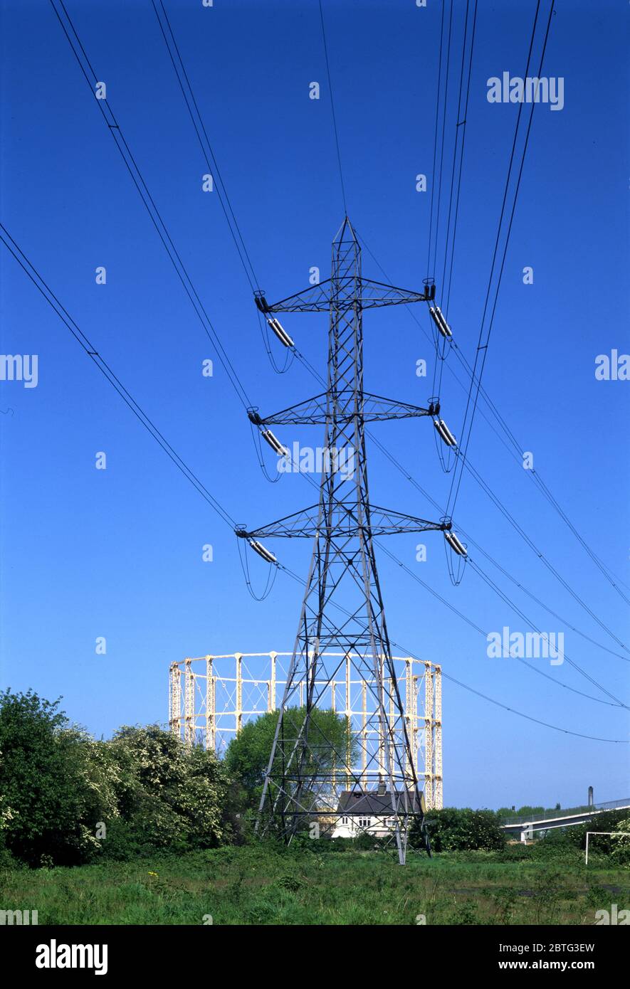 Pylon, Gasholder, Manor Park, Newham, London, England Stock Photo - Alamy