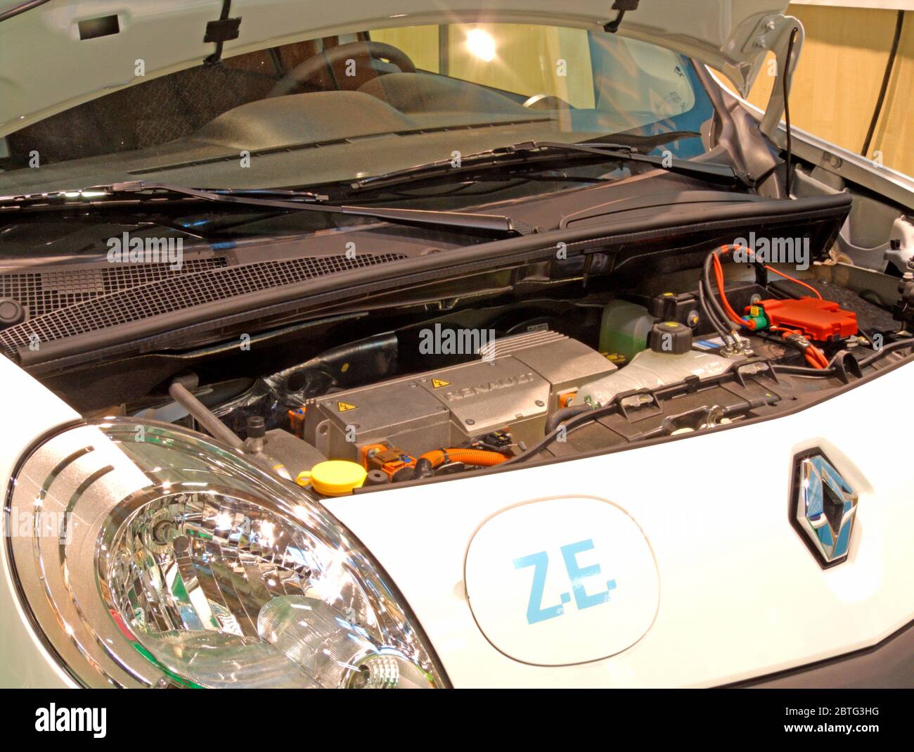 Engine, Electric Car, Renault ZE Stock Photo - Alamy