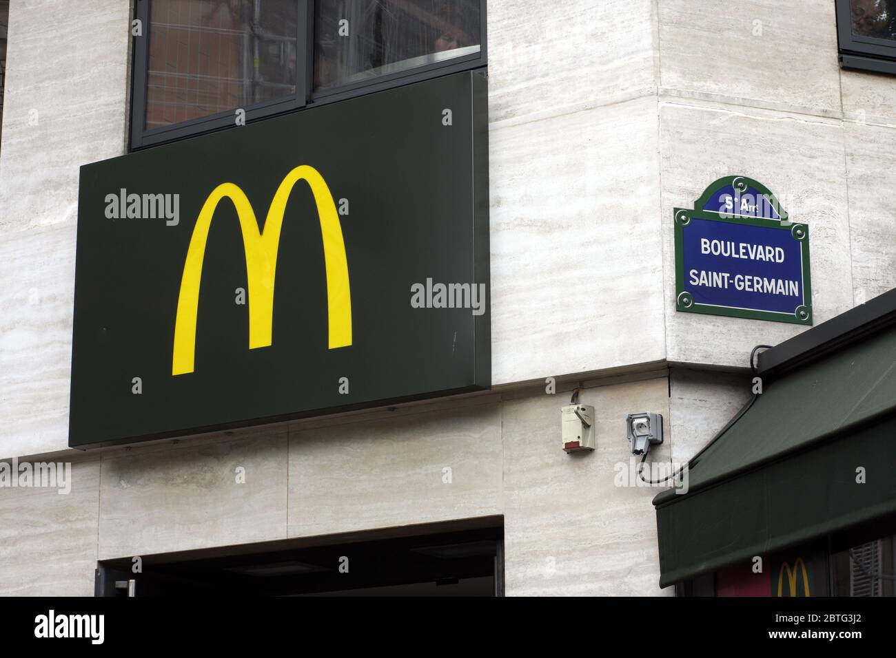 Macdonalds, Paris, France Stock Photo - Alamy