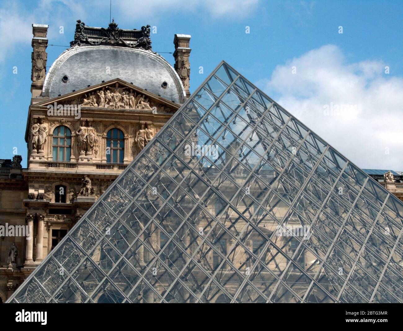 Muse louvre hi-res stock photography and images - Alamy