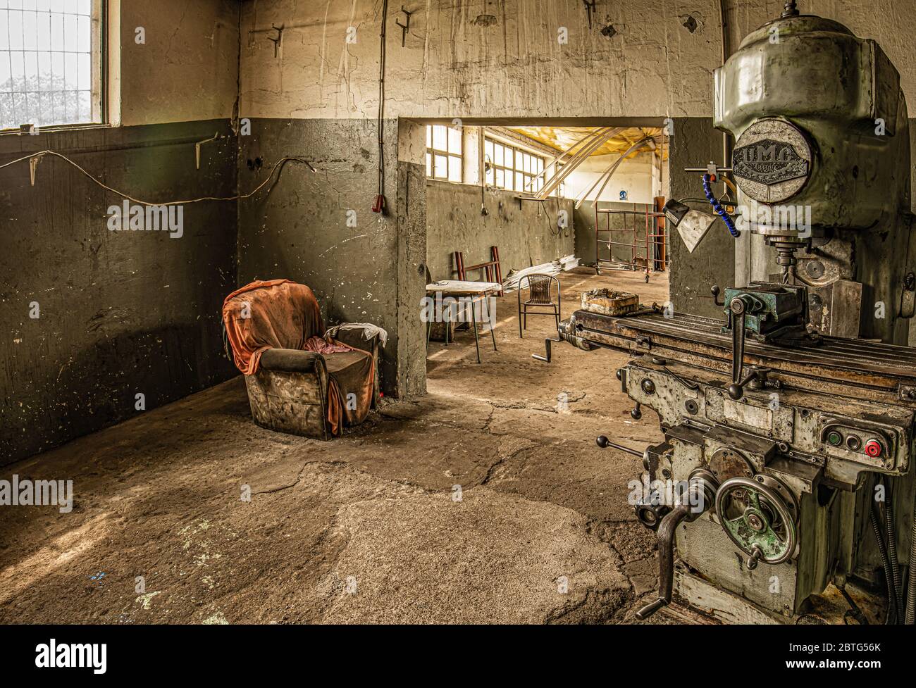 Dirty factory hi-res stock photography and images - Alamy