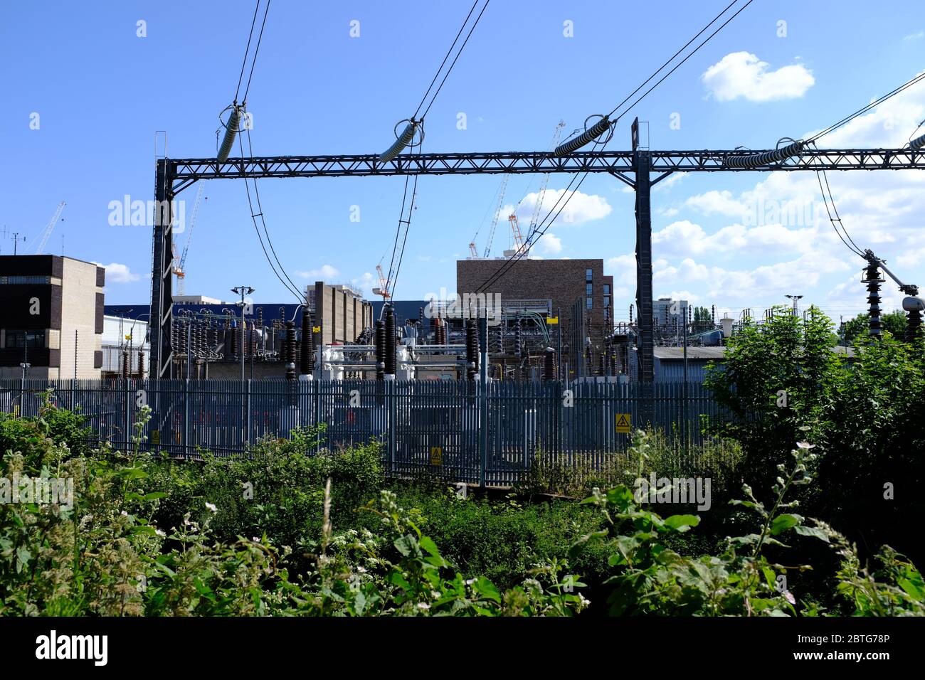 Wandle river trail hi-res stock photography and images - Alamy