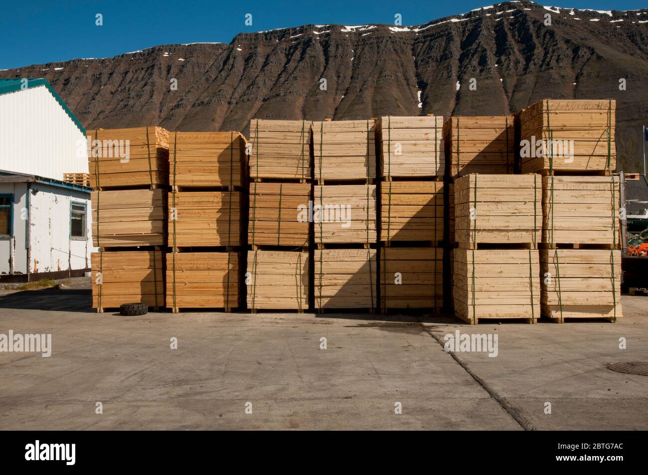 Stapled goods hi-res stock photography and images - Alamy