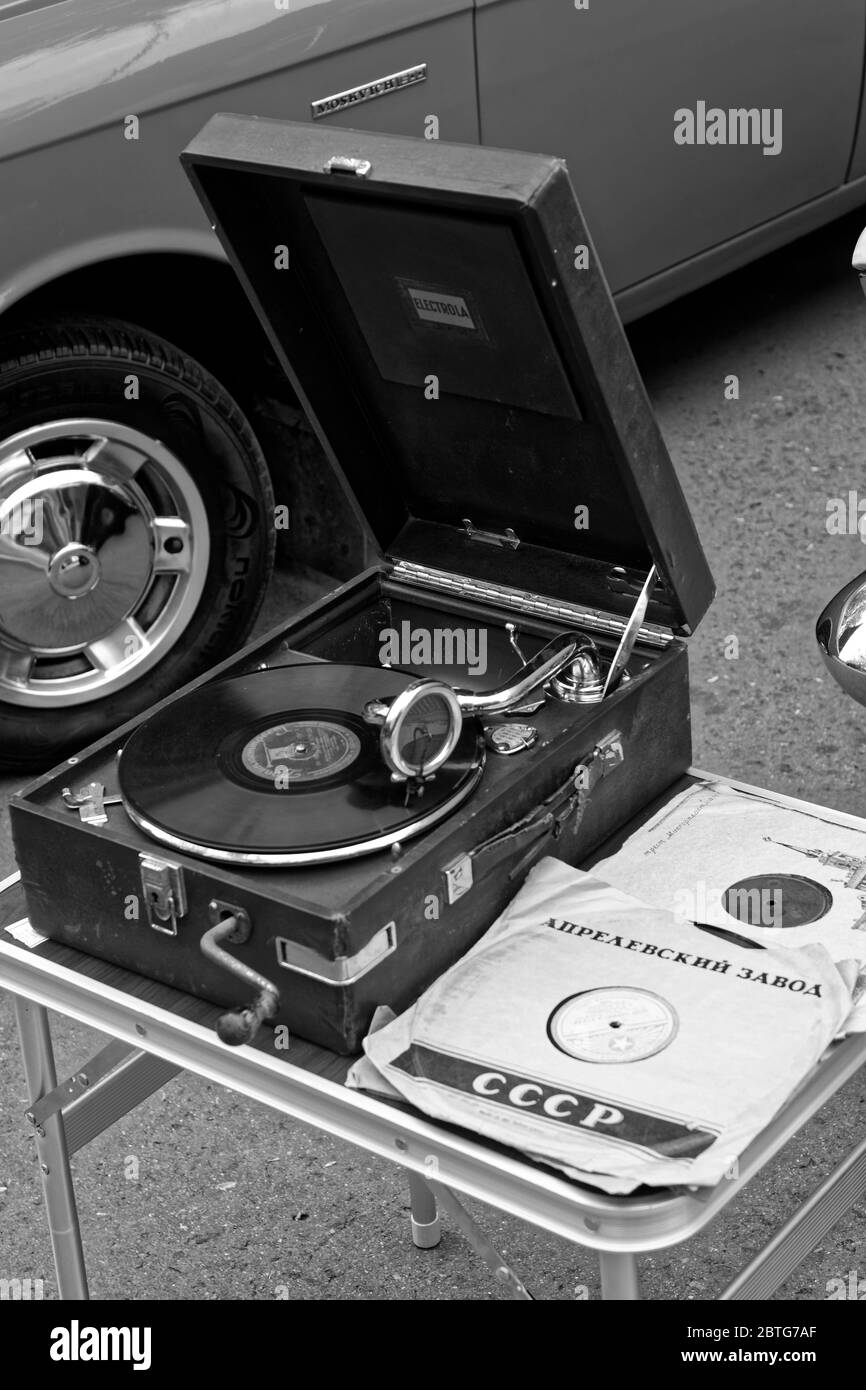 Record deck turntable Black and White Stock Photos & Images - Alamy