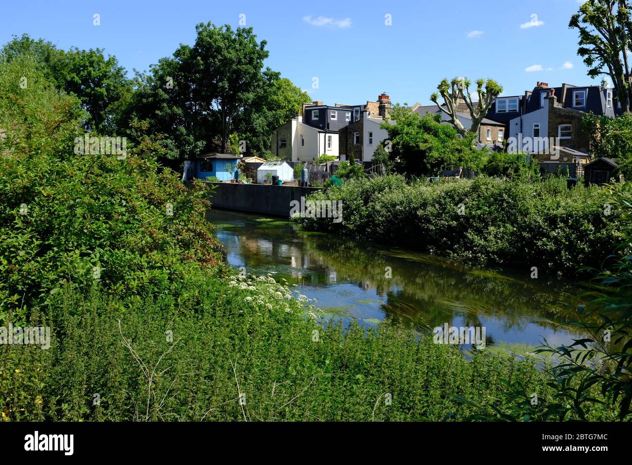 River wandle cycling hi-res stock photography and images - Alamy