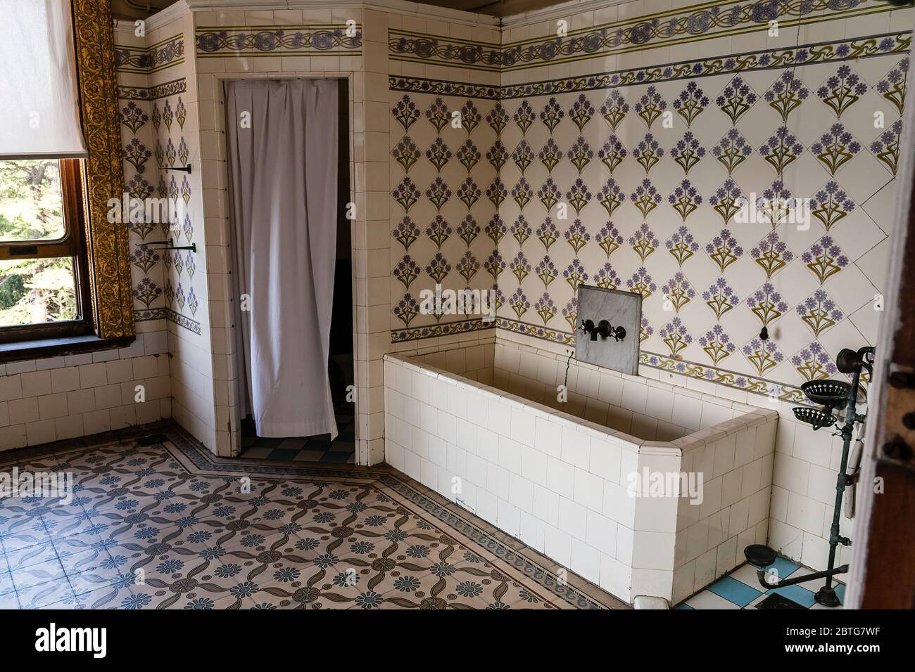A sultan bathroom in Beylerbeyi Palace, Istanbul, Turkey Stock Photo ...