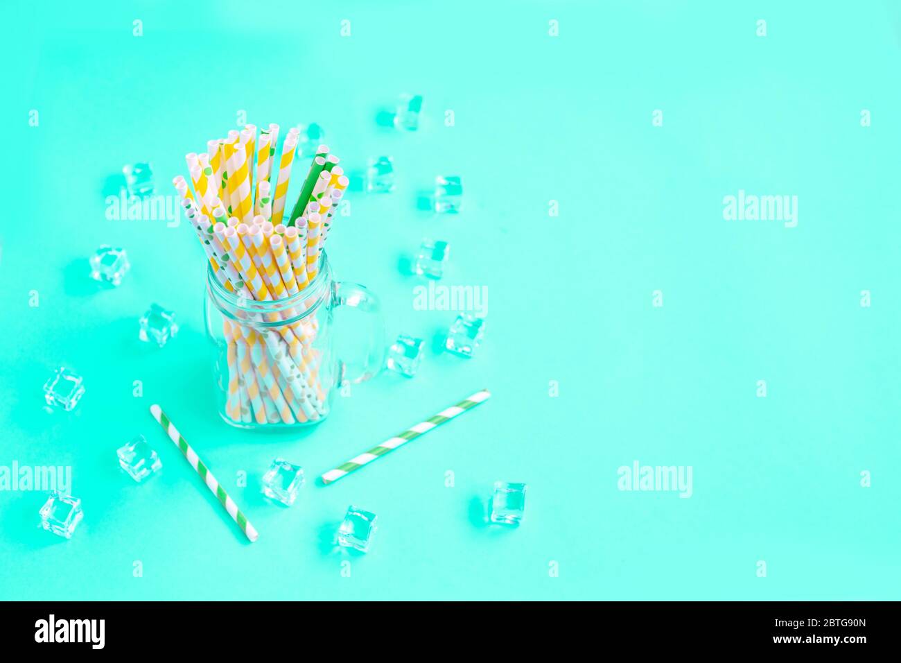 Colorful paper disposable eco - friendly straws for summer cocktails ...