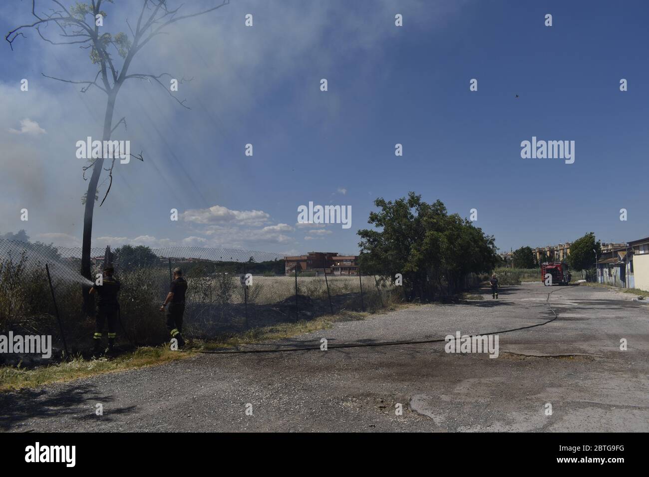Roma, Italia. 25th May, 2020. Rome, summer fire emergency ...