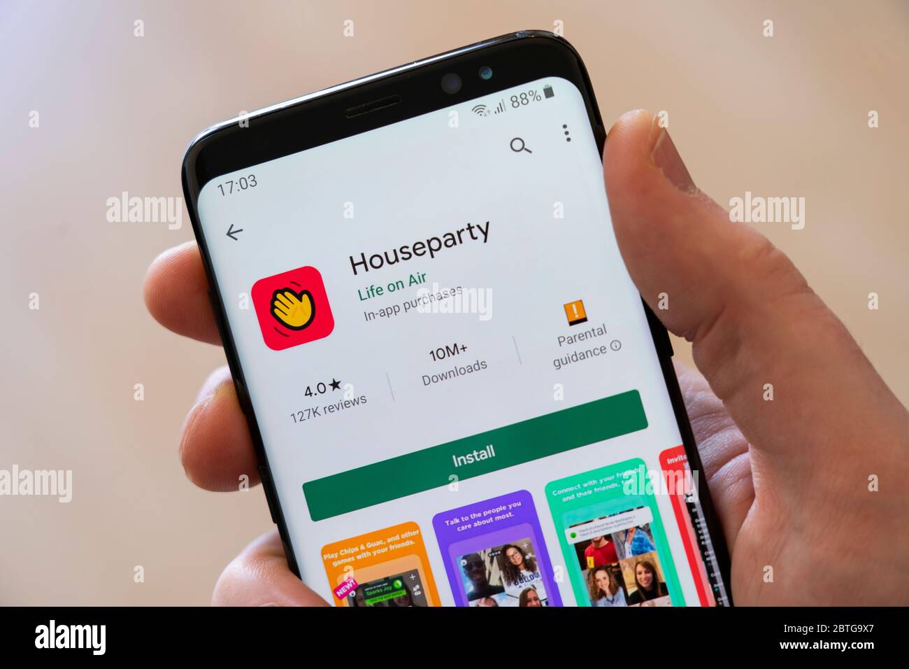 Installing screen hi-res stock photography and images - Alamy