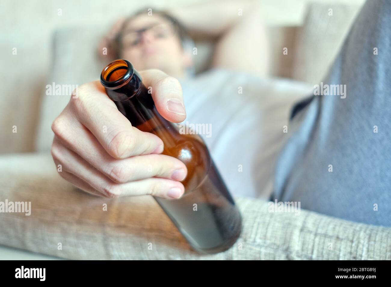 Beer table couch hi-res stock photography and images - Alamy