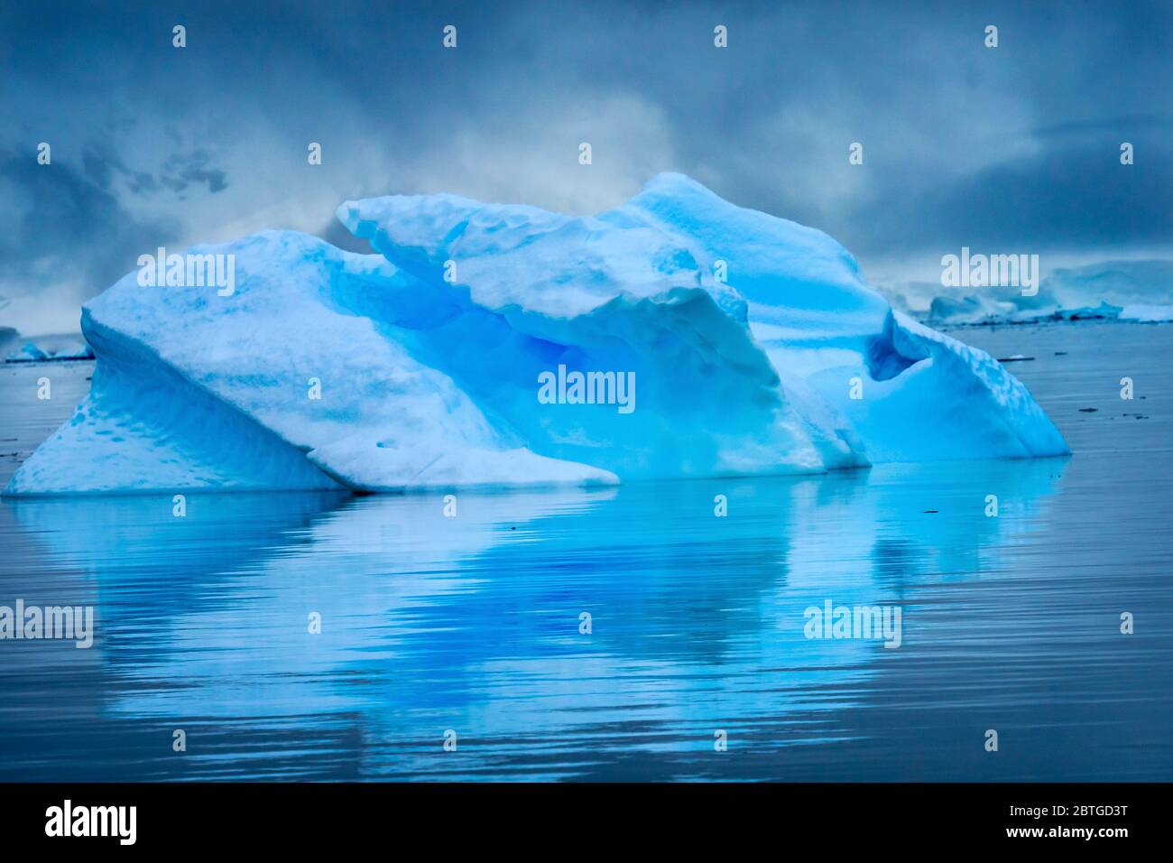 Snowing Floating Blue Iceberg Reflection Paradise Bay Skintorp Cove ...
