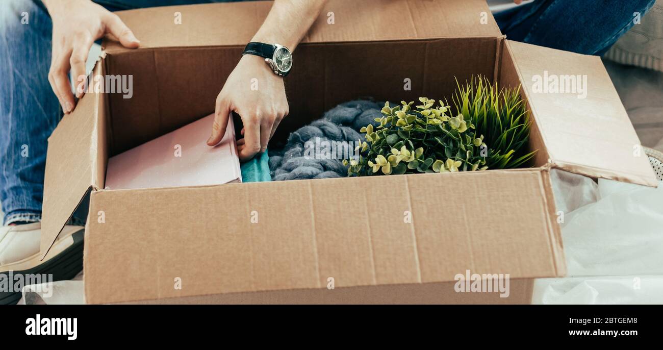 Close up boxes belongings hi-res stock photography and images - Alamy