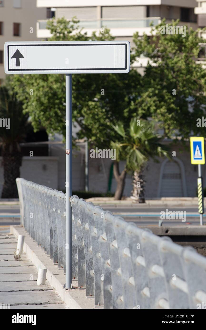 Empty street sign hi-res stock photography and images - Alamy