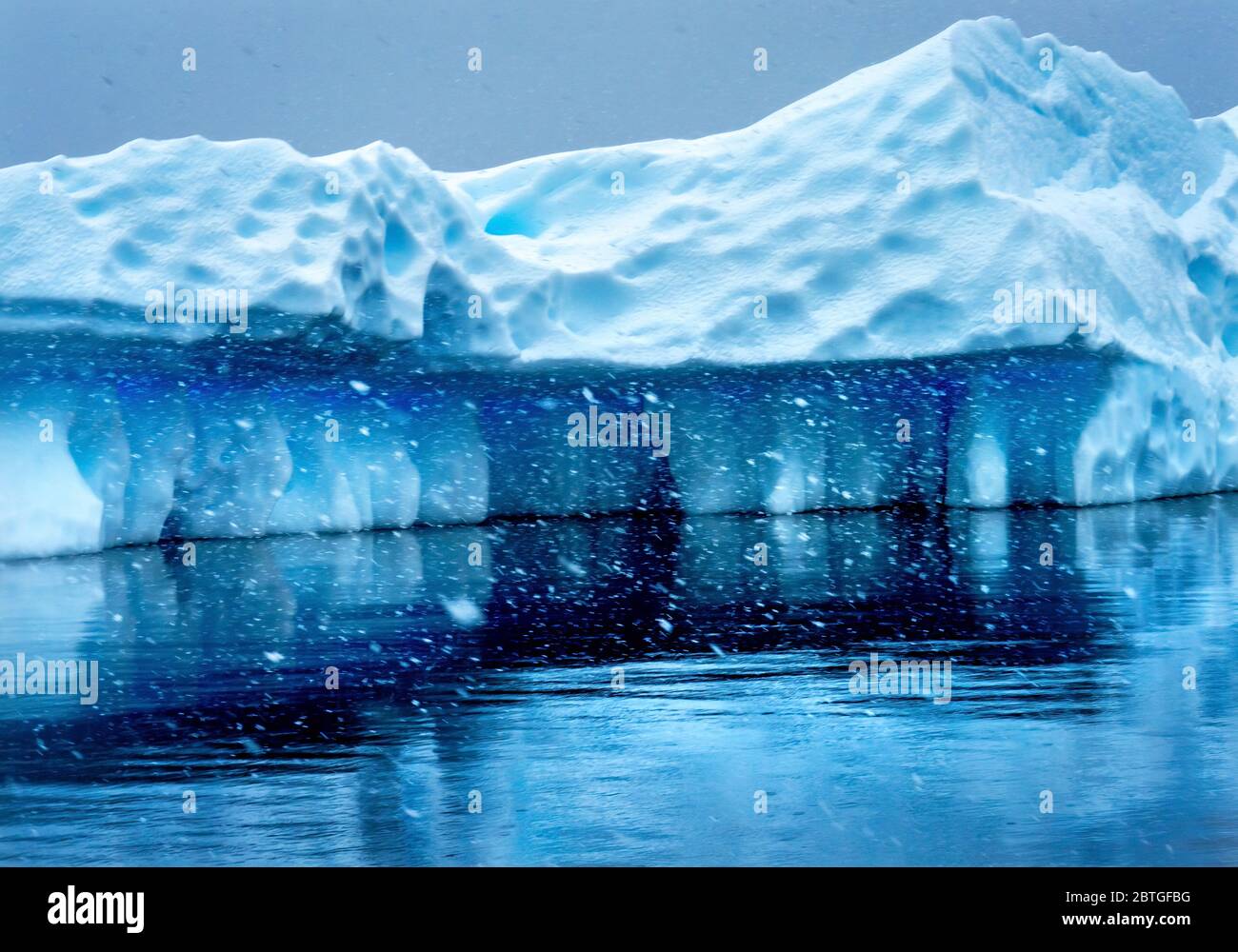 Snowing Floating Blue Iceberg Reflection Paradise Bay Skintorp Cove ...