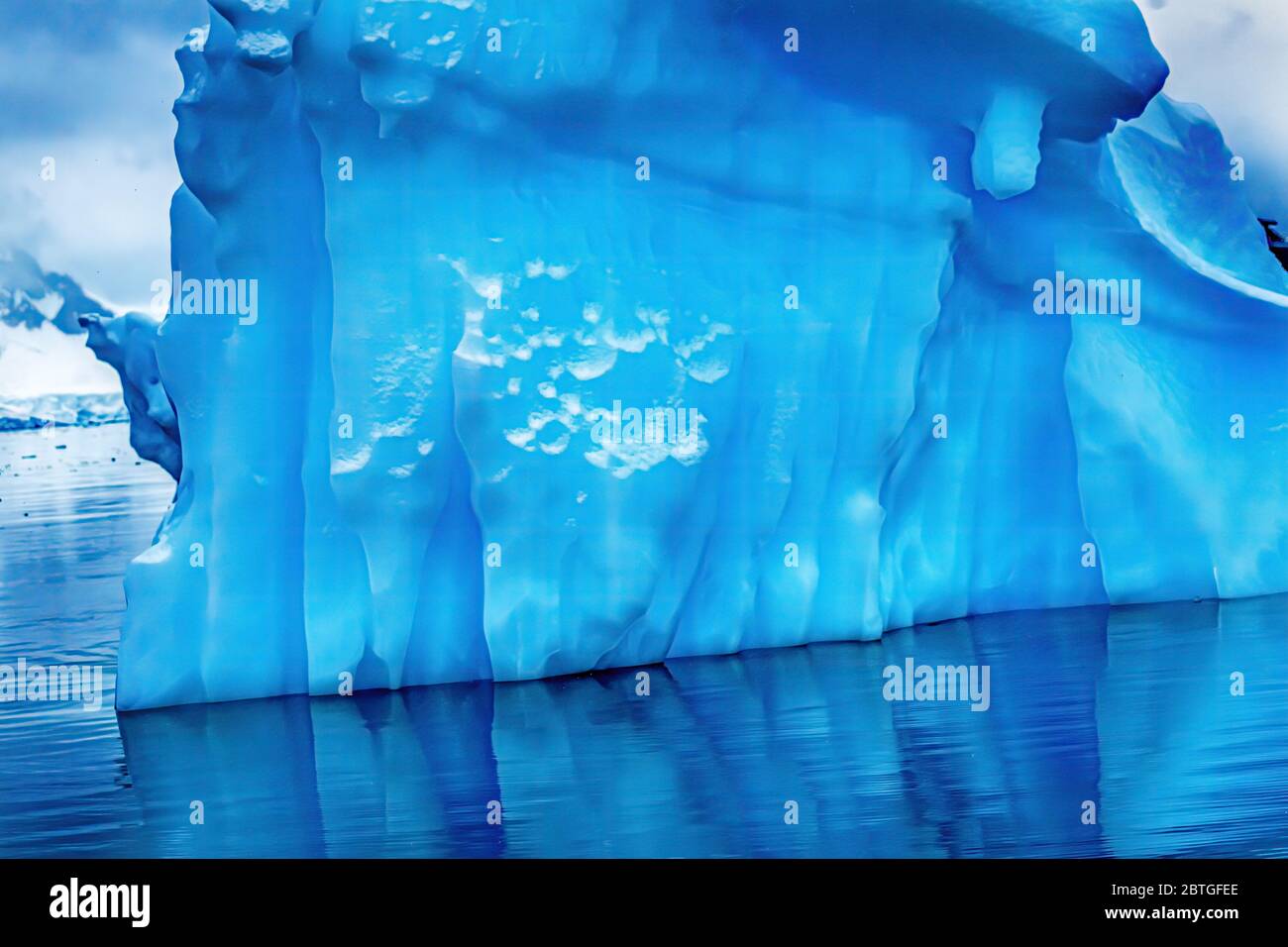 Snowing Floating Blue Iceberg Reflection Paradise Bay Skintorp Cove ...