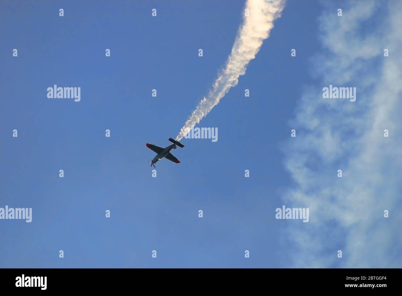 Pilot pilots piloting flying piloting plane planes hi-res stock ...