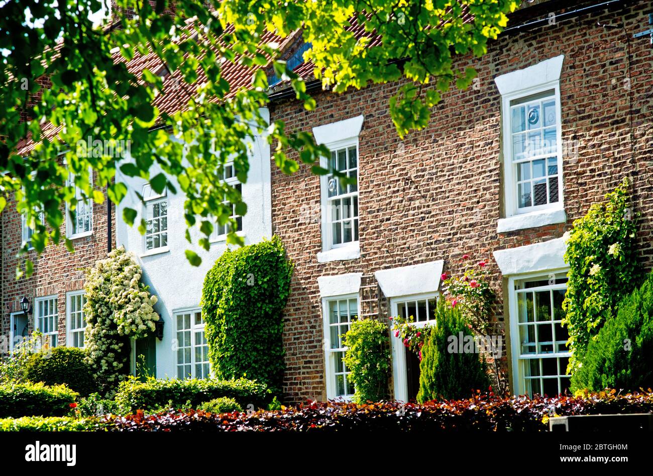 Cottages, Egglescliffe Village, Yarm on Tees, England Stock Photo - Alamy