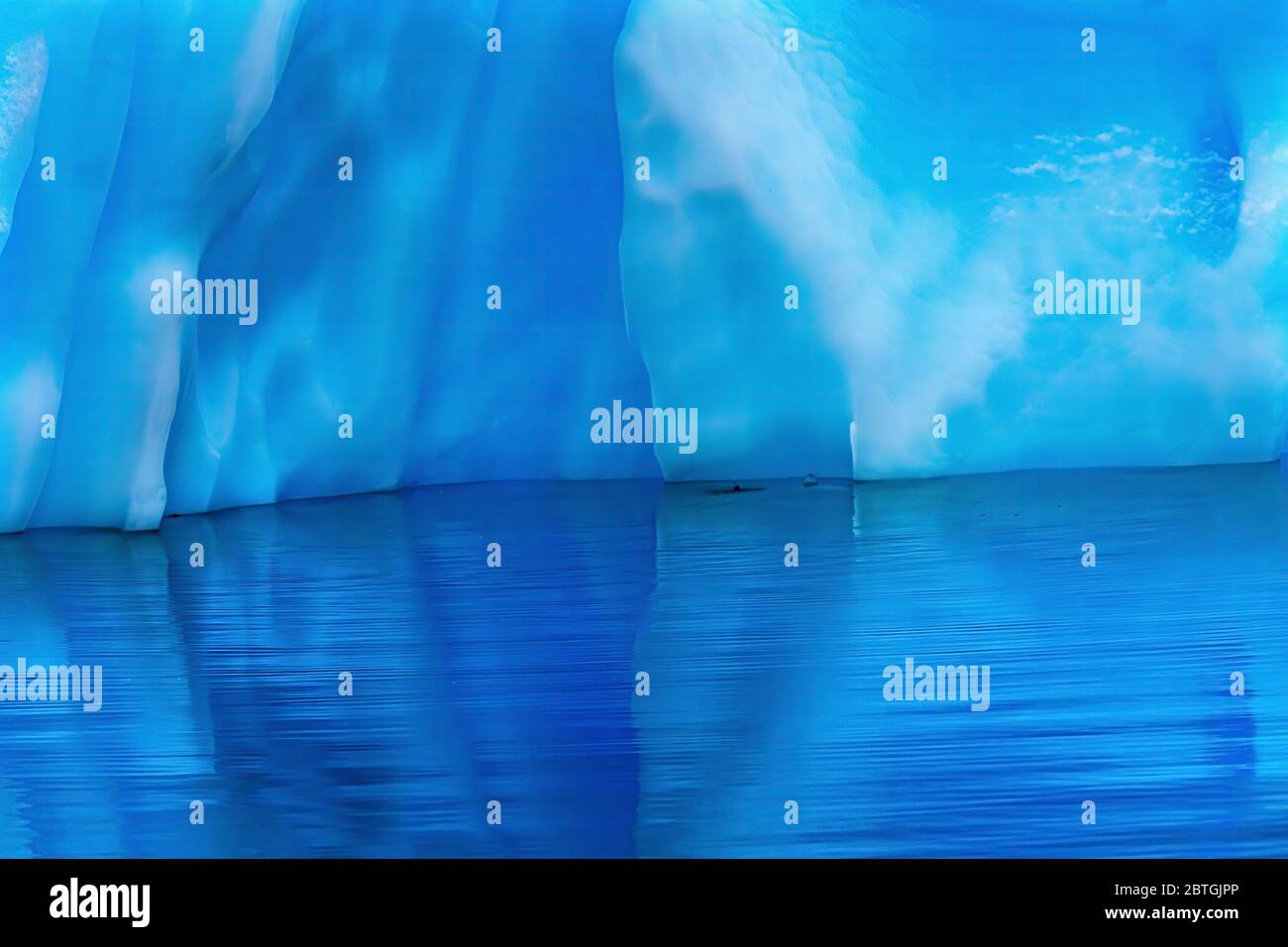 Snowing Floating Blue Iceberg Reflection Paradise Bay Skintorp Cove ...