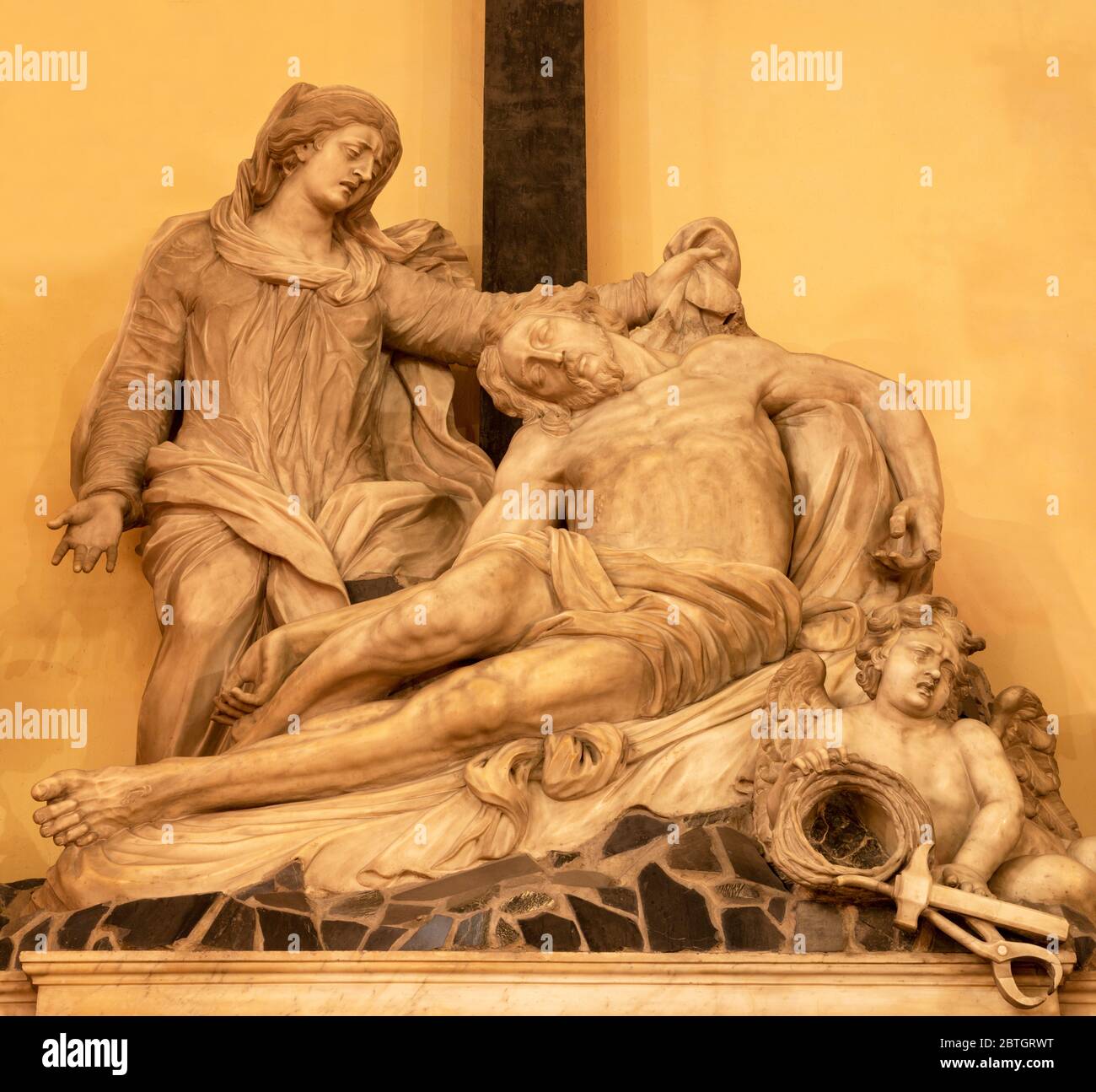 Pieta stone sculpture hi-res stock photography and images - Alamy