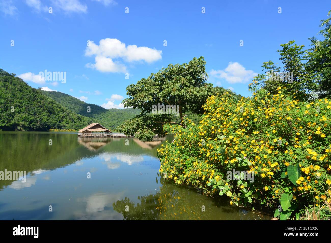 Ang Kep Nam Khao Wong have old traditional house in the lake of khao ...