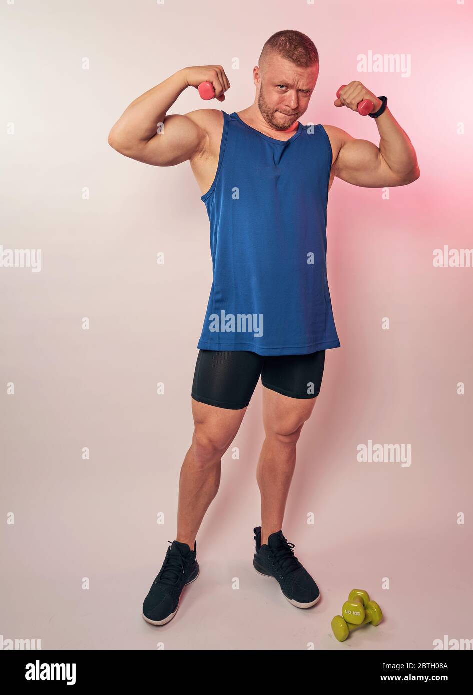 Muscle man skinny man hi-res stock photography and images - Alamy