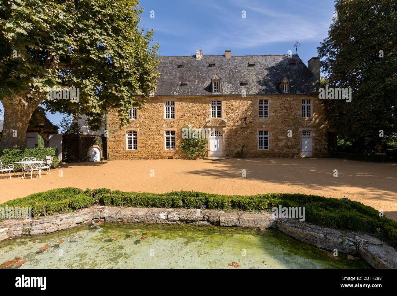 Formal Topiary Manor House High Resolution Stock Photography and Images ...