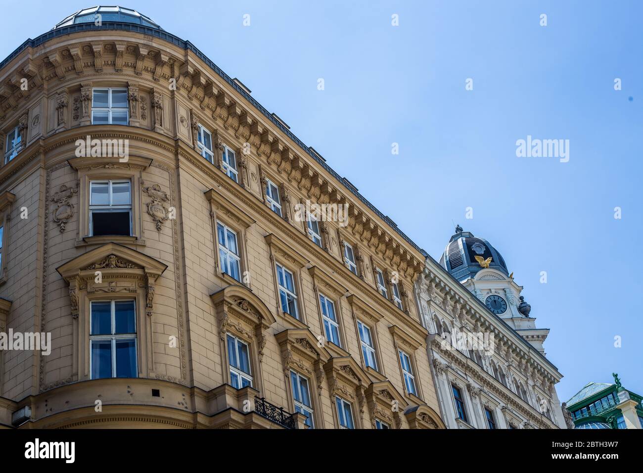 Traditional Old Building in Vienna Old Town Stock Photo - Alamy