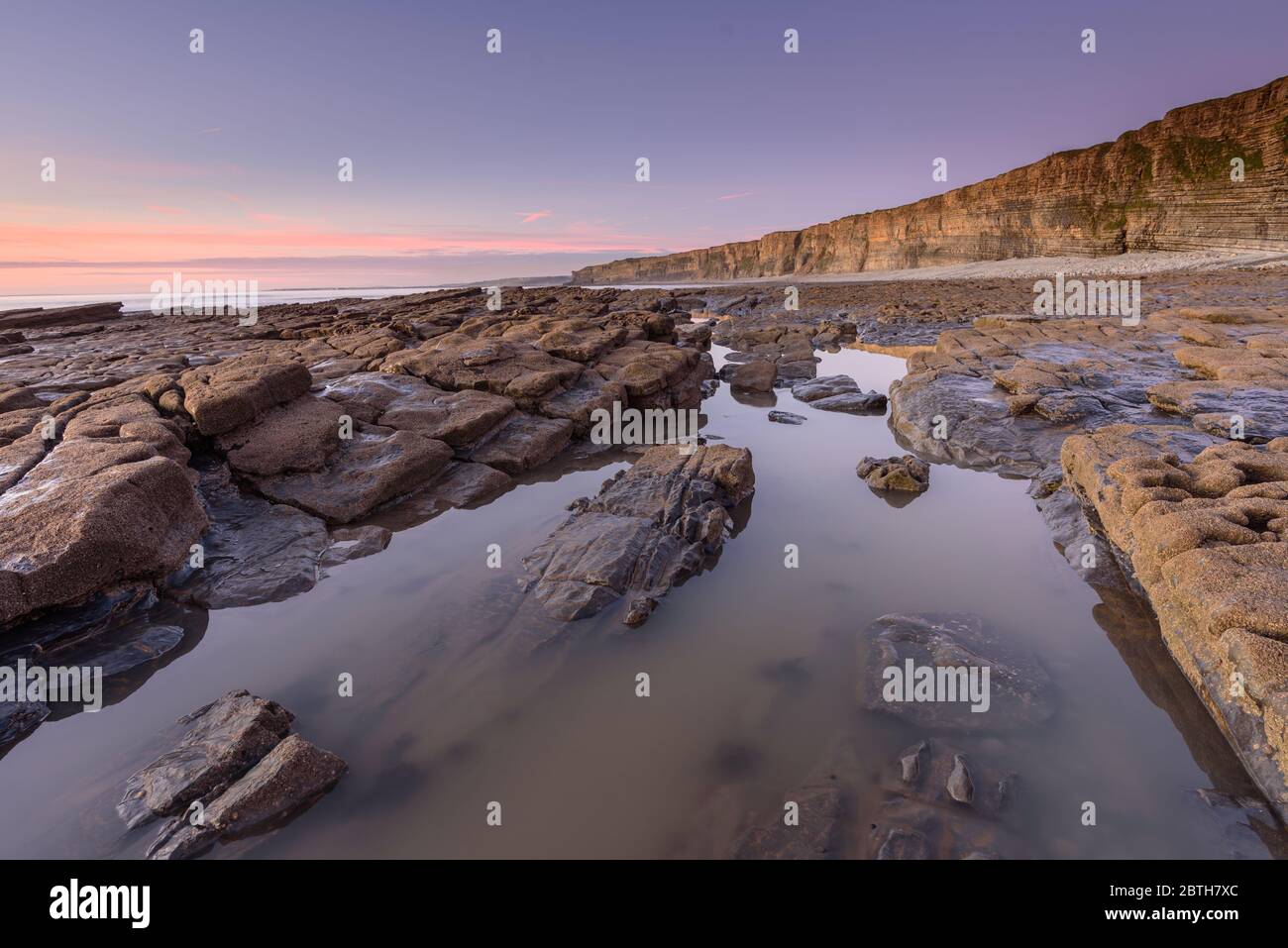Seaside rock pool hi-res stock photography and images - Alamy