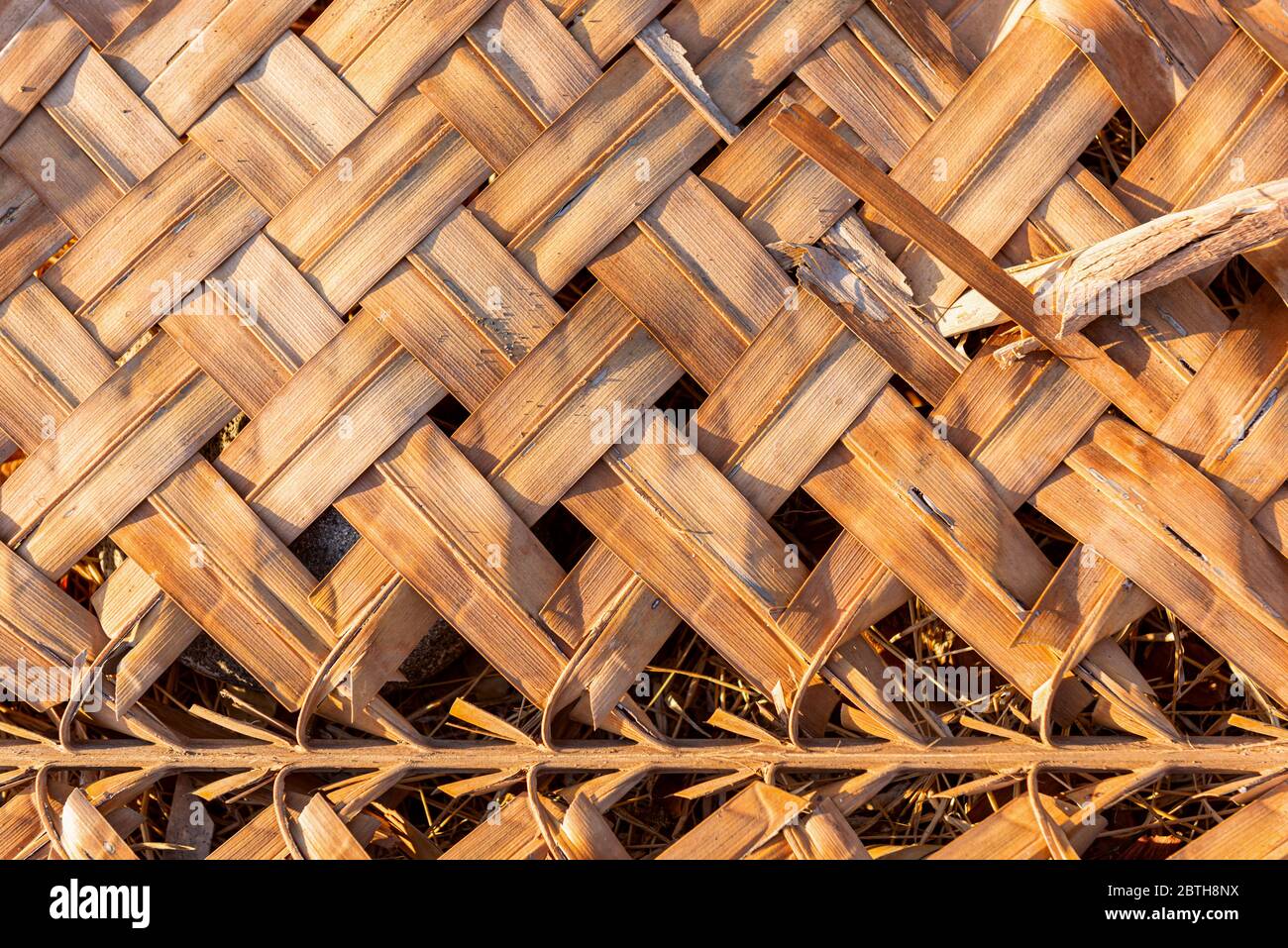 Coconut leaf roof hi-res stock photography and images - Alamy