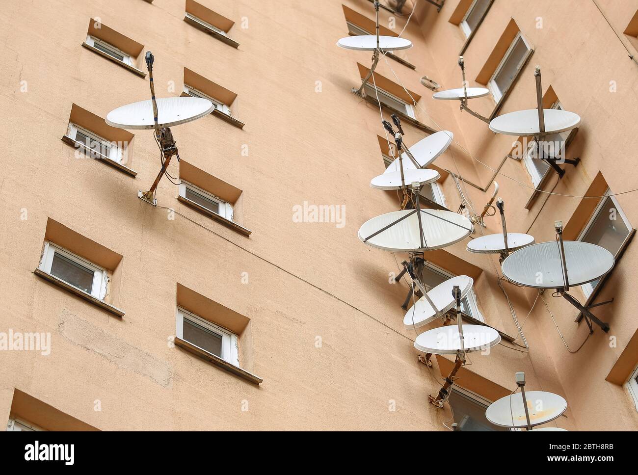 TV antennas on the building Stock Photo - Alamy