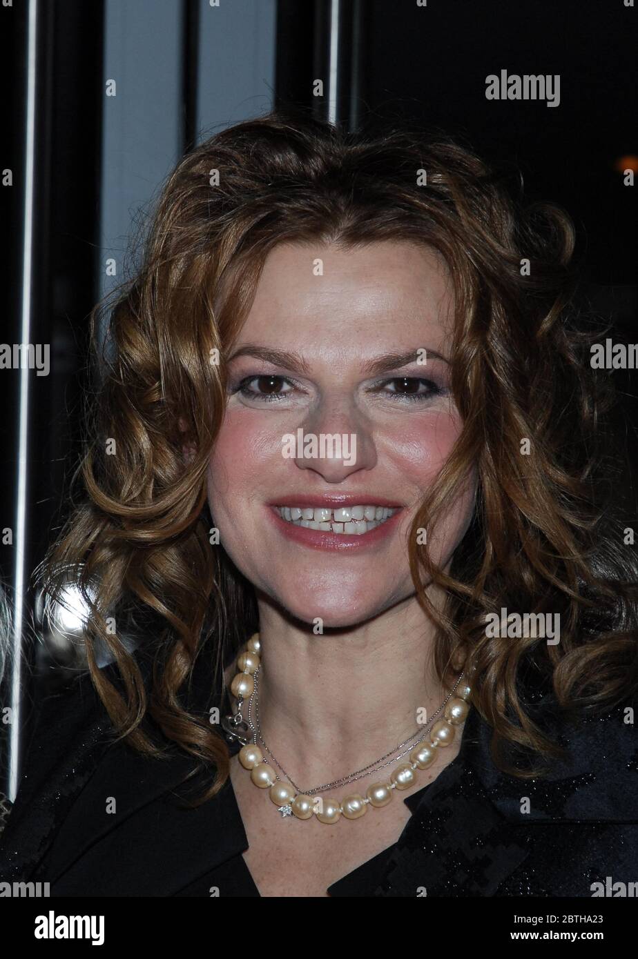 Sandra bernhard hi-res stock photography and images - Alamy
