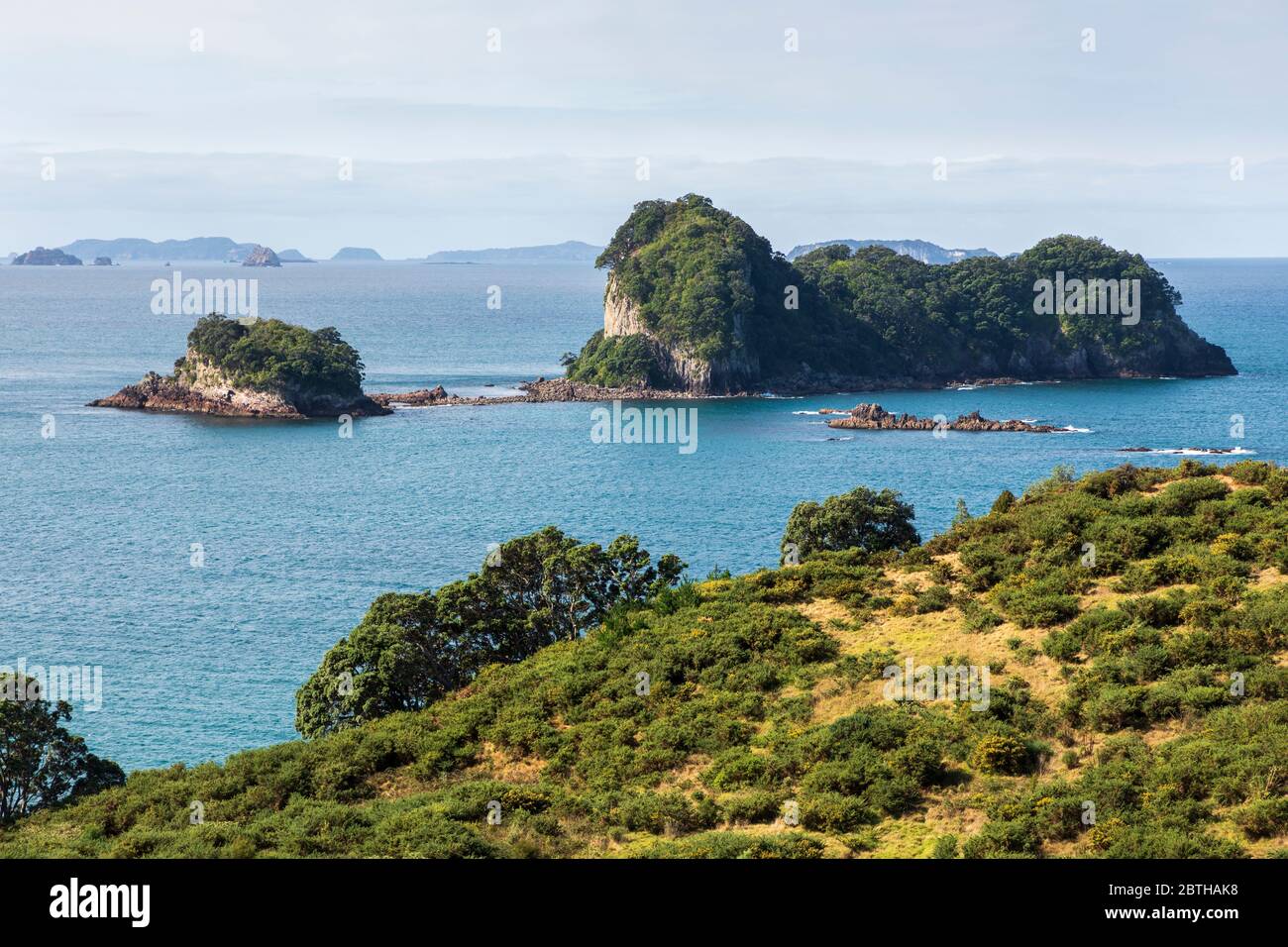 Stingray Bay with Motueka Island and its smaller neighbour Poikeke ...