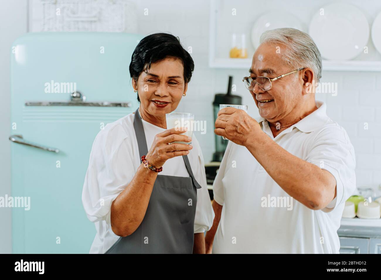 Elderly elder man male 50s 60s hi-res stock photography and images - Alamy