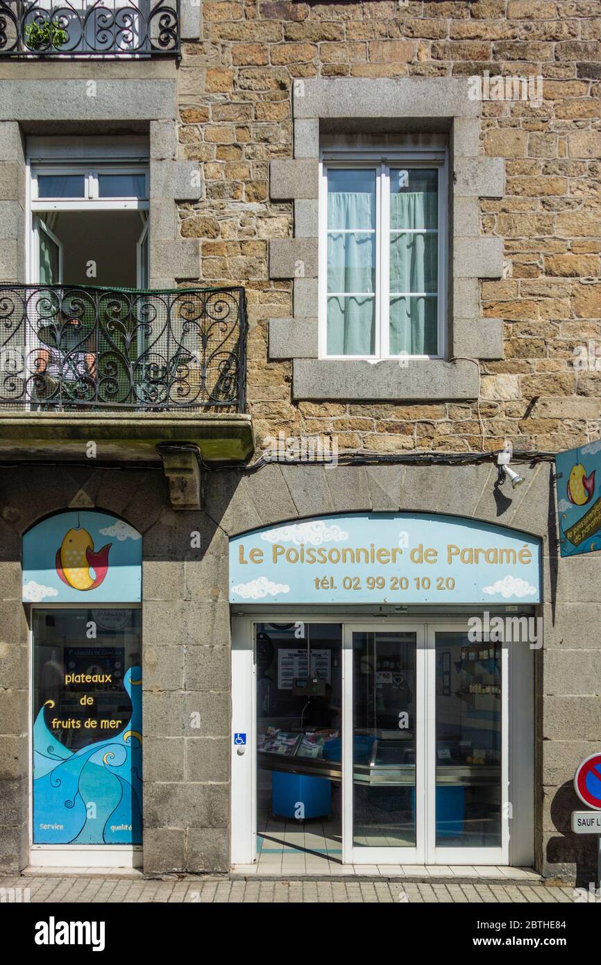 Fishmonger france hi-res stock photography and images - Alamy