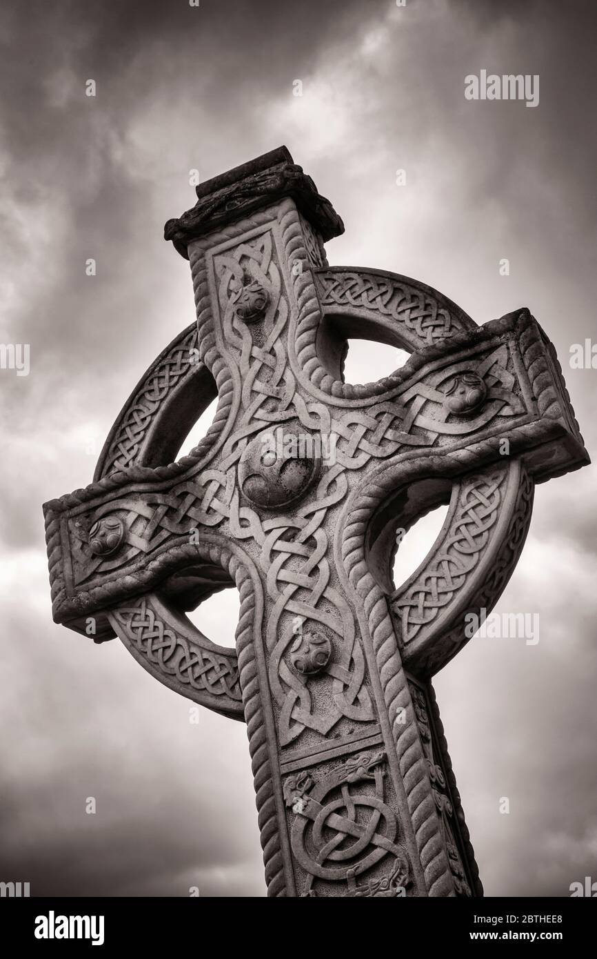 Celtic cross ireland hi-res stock photography and images - Alamy