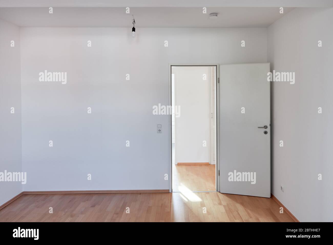 Nursery room door open hi-res stock photography and images - Alamy