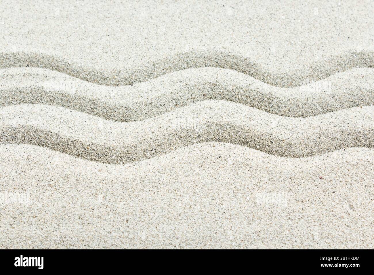Zen Pattern in Sand of Zen Garden Stock Photo - Alamy