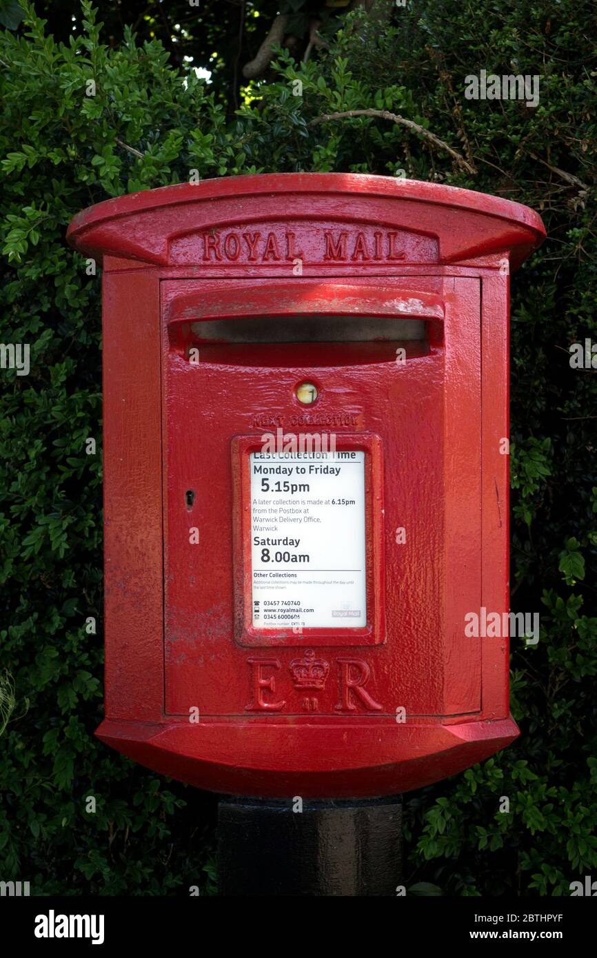 Queen elizabeth post box hi-res stock photography and images - Alamy