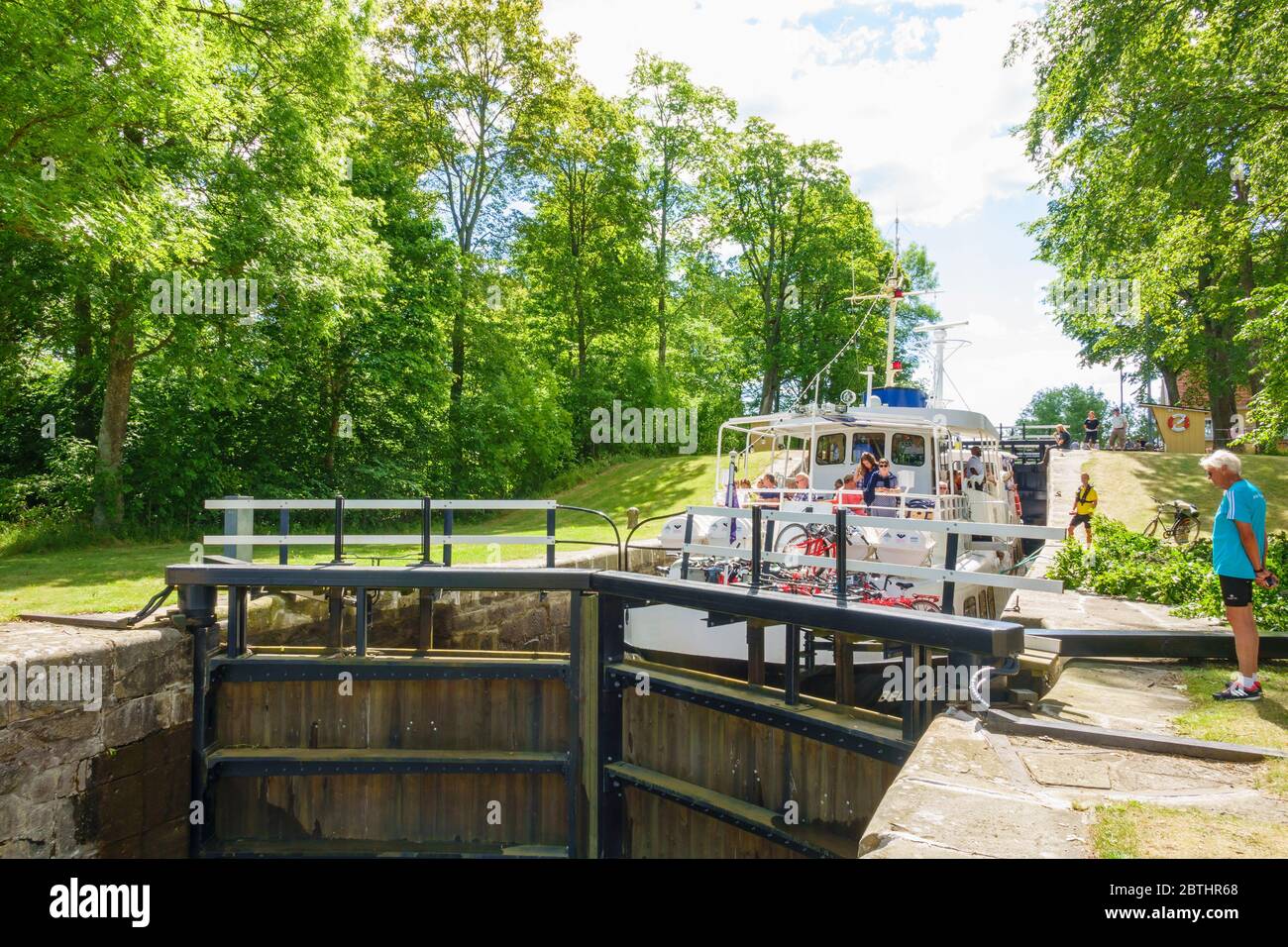 Caisson gate hi-res stock photography and images - Alamy