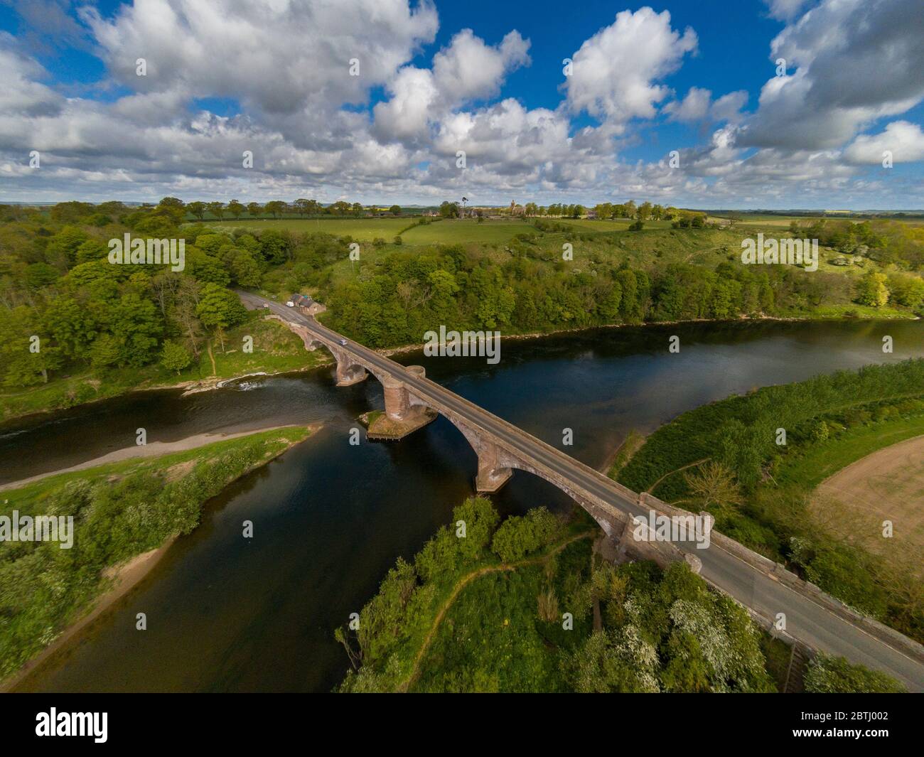 The England - Scotland border at Ladykirk and Norham Bridge crossing ...