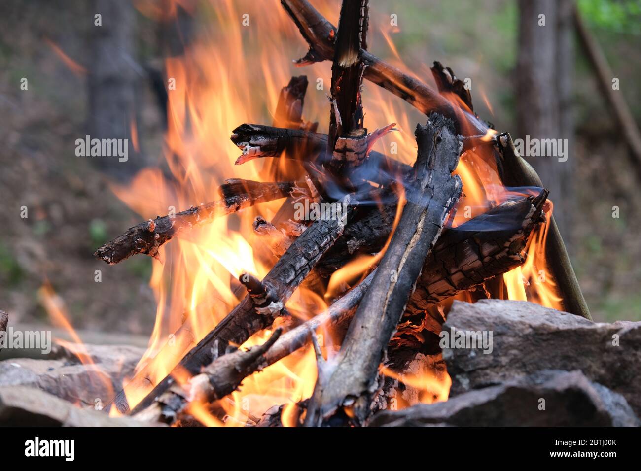 Big fire barbecue hi-res stock photography and images - Alamy