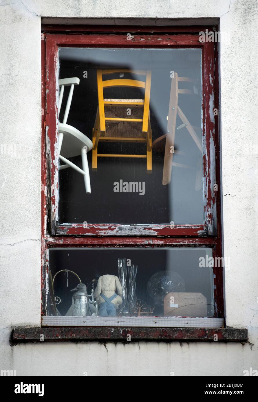 Old curiosity antique shop hi-res stock photography and images - Alamy