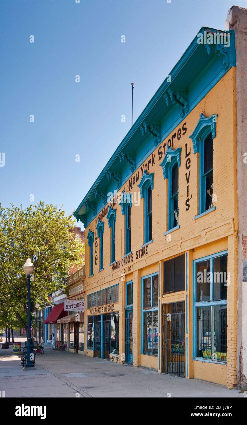 New store building hi-res stock photography and images - Alamy