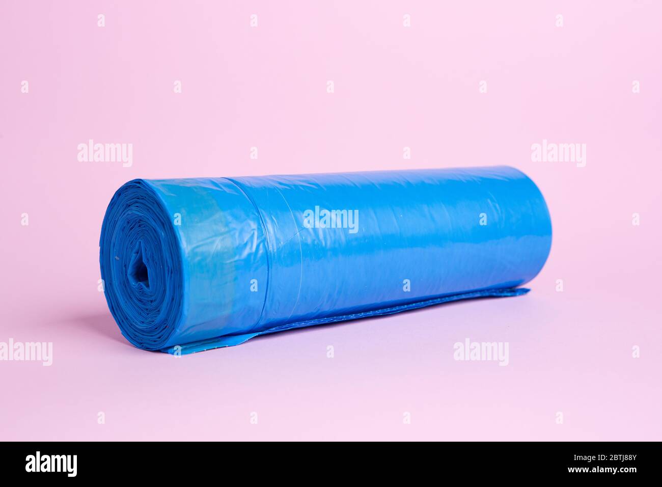 Blue garbage bags hi-res stock photography and images - Alamy