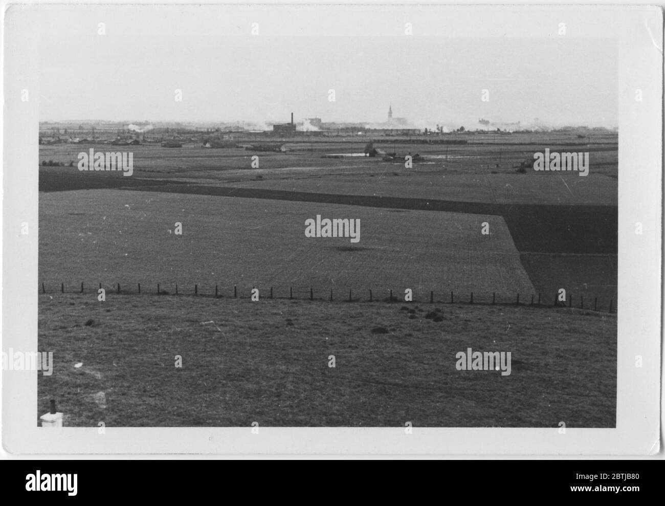 1940 italian army artillery vehicles hi-res stock photography and ...