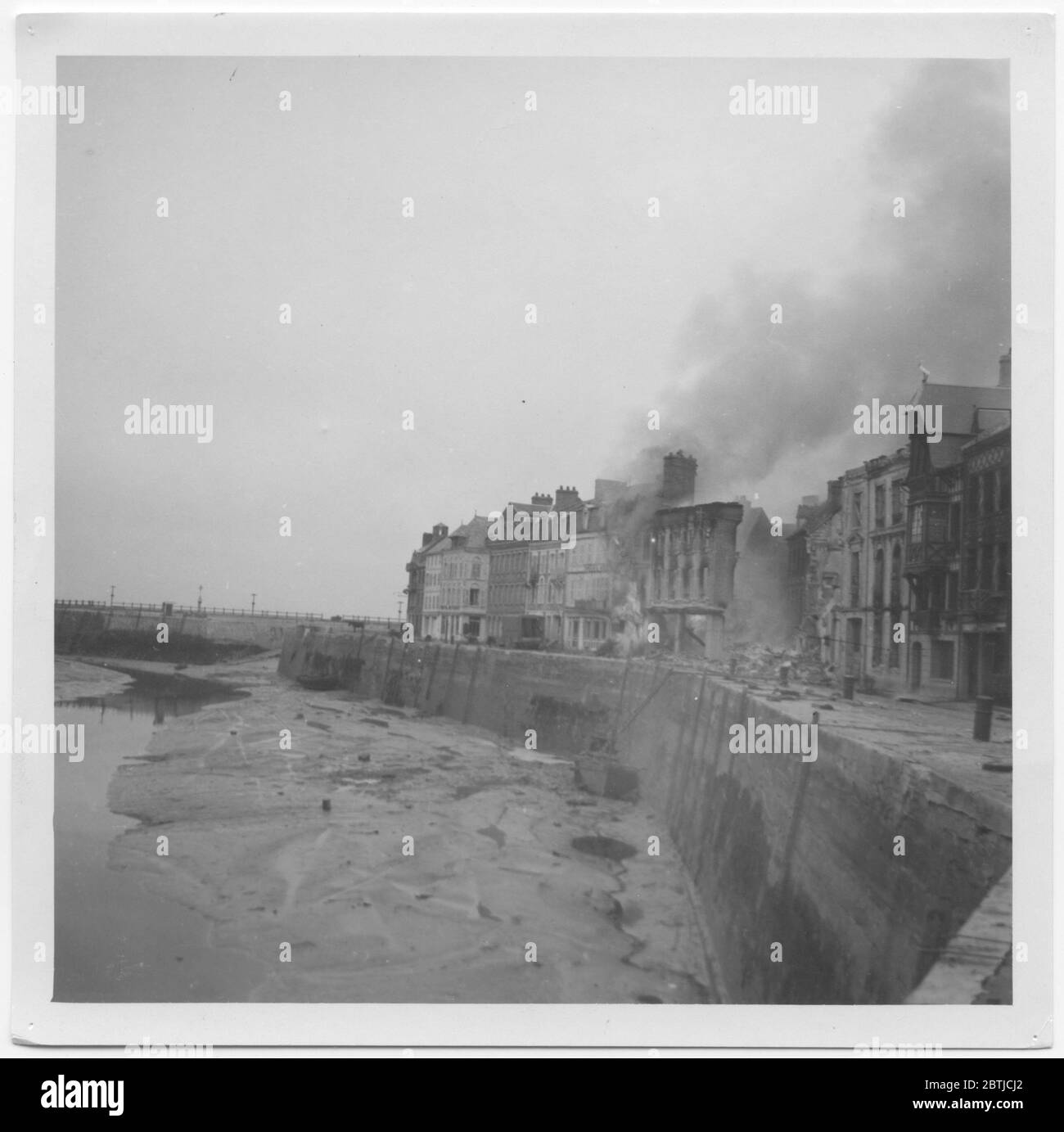 Photographs depicting military activities in France, May - June 1940 ...