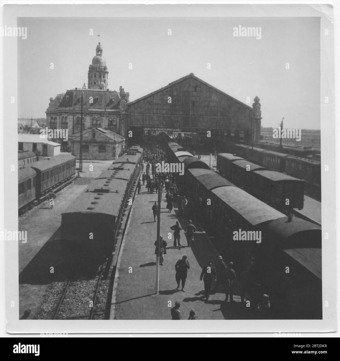 Photographs depicting military activities in France, May - June 1940 ...